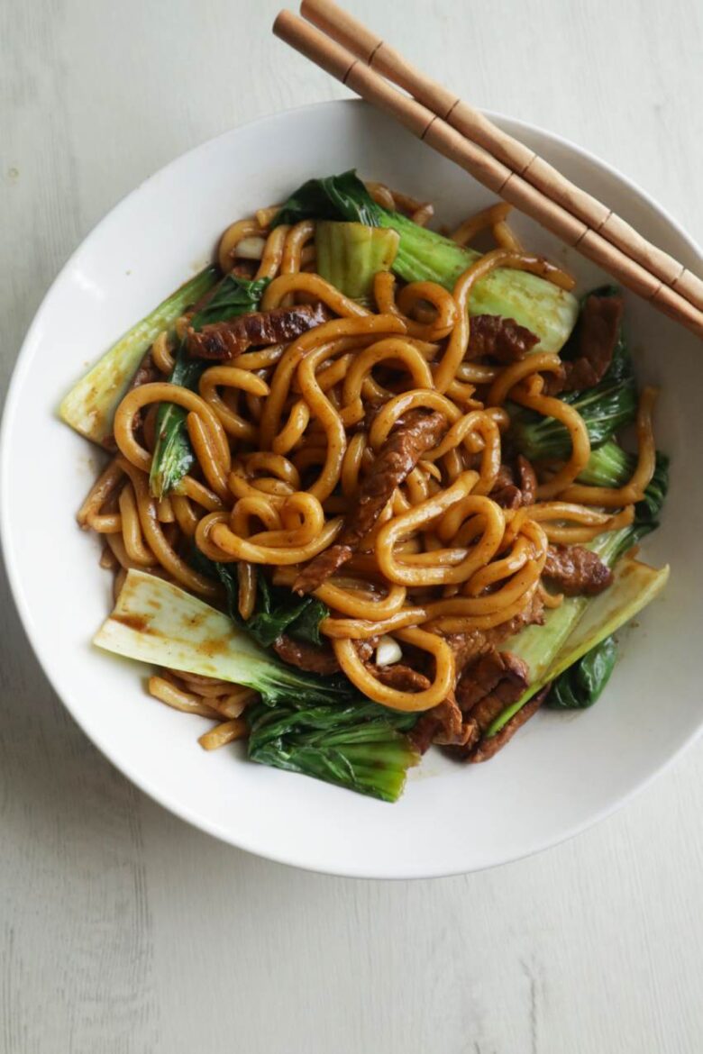 Udon salteado con ternera y pimienta negra (listo en 20 minutos) - Bea ...